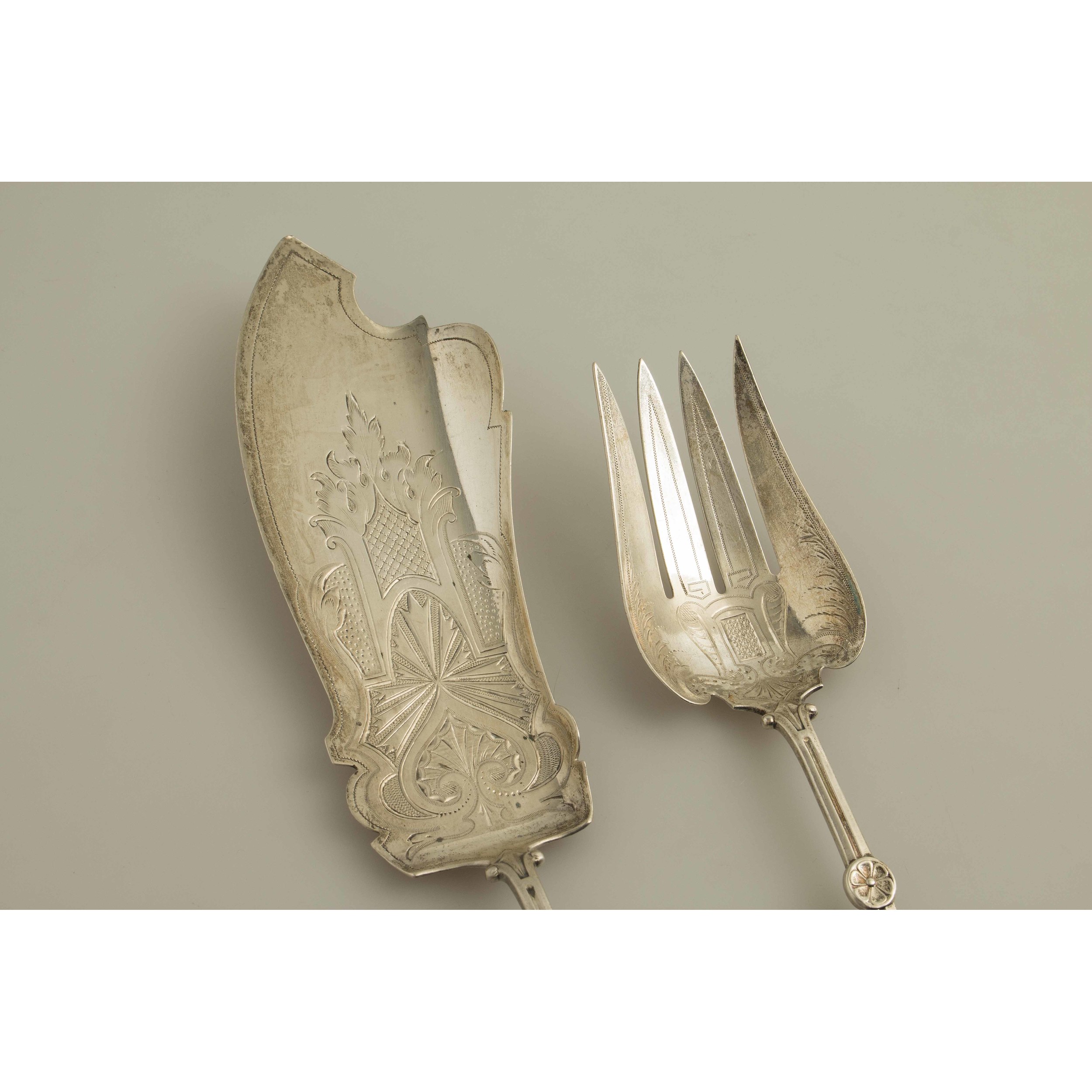 Schulz & Fischer Silver Fish Service, Medallion Pattern | Witherell's ...