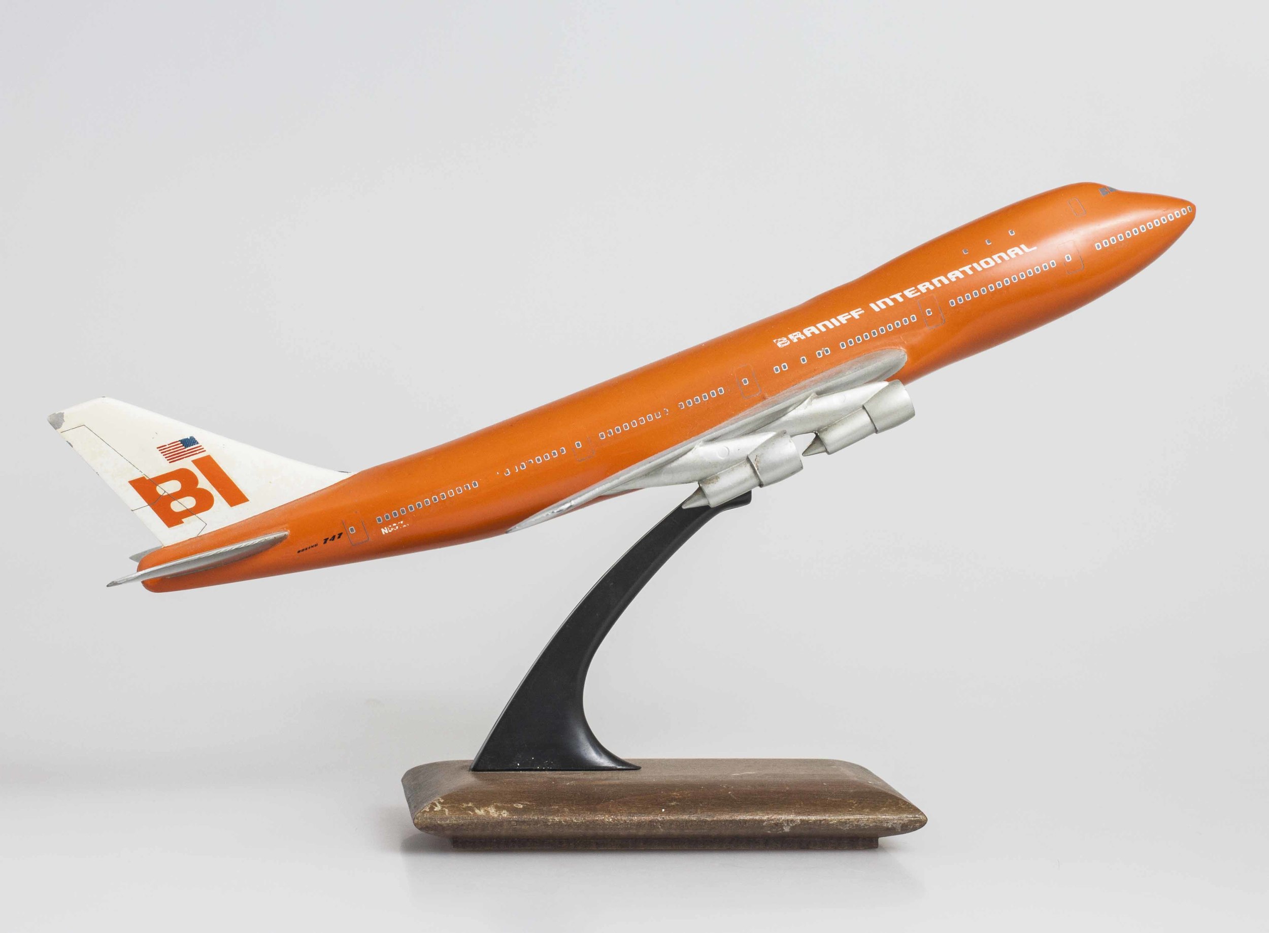 Braniff 747 Model Airplane | Witherell's Auction House