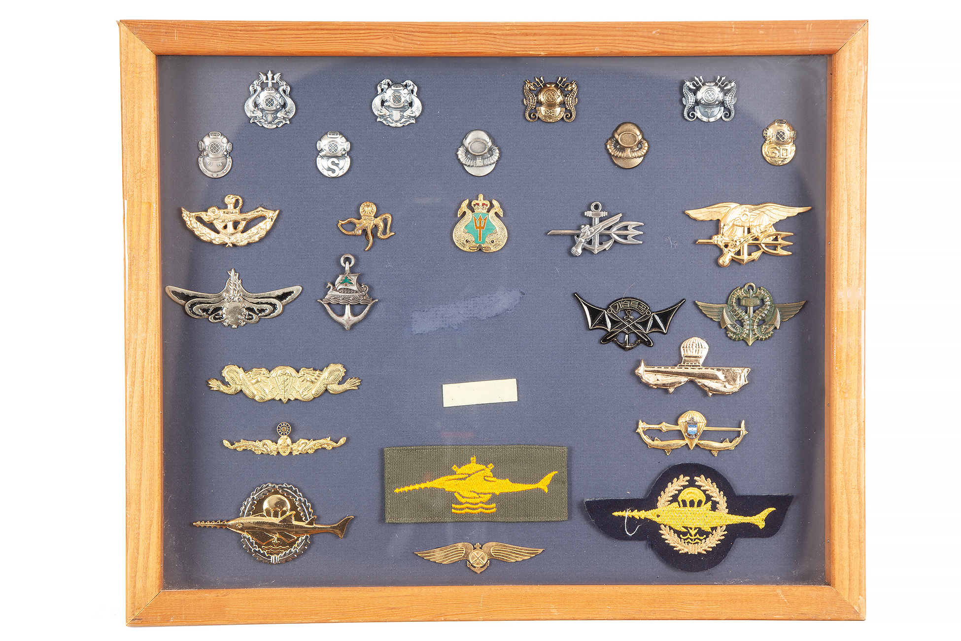 40 US Navy SEAL, UDT and other Special Assault Units Badges | Witherell ...