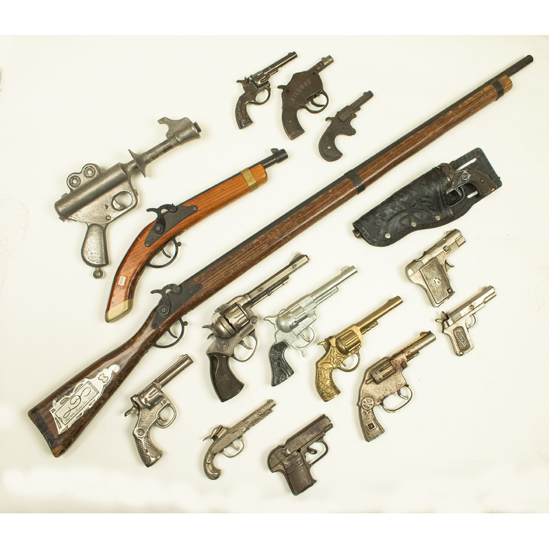 16 Assorted Cap Guns Including a Long Rifle | Witherell's Auction House