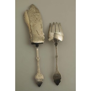 Schulz & Fischer Silver Fish Service, Medallion Pattern | Witherell's ...