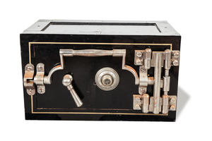 Cary Safe Co. Safe | Witherell's Auction House